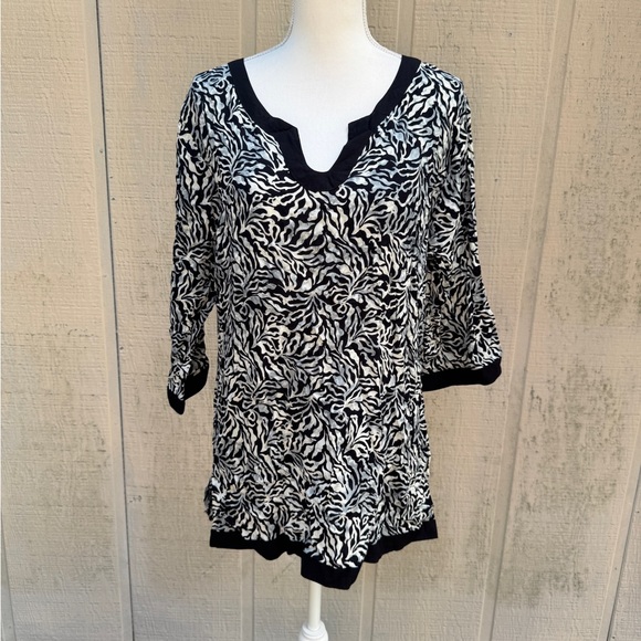 Bali Batiks | Tops | Bali Batik Elegant Black And White Womens Tunic ...